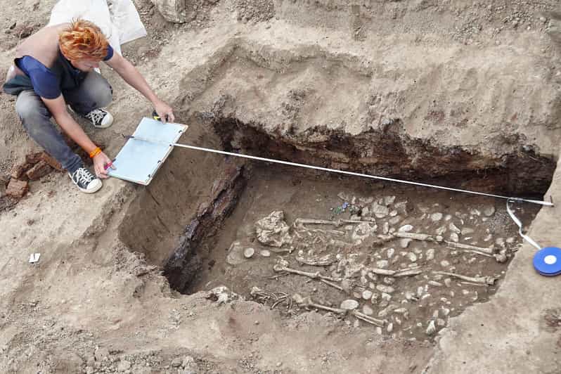 Philadelphia's Dead: Eerie Exploration of Forgotten Graves - Practical Details: What You Need to Know