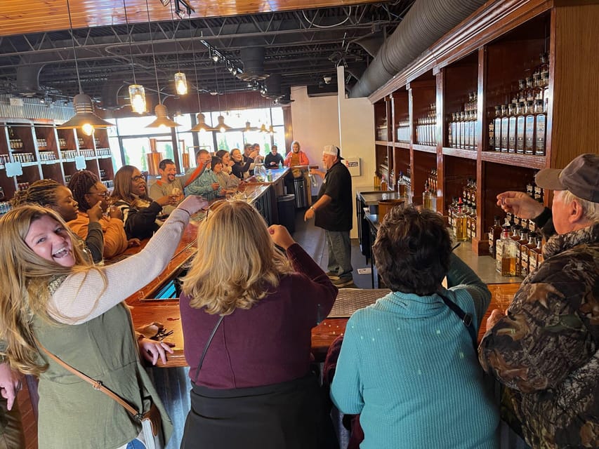 Pigeon Forge: Moonshine and Wine Tour with Local Cuisine - An Inside Look at the Pigeon Forge Moonshine and Wine Tour