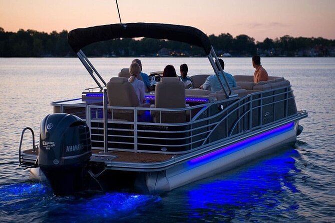 Pontoon Pub Crawl, 5 Lakeside Pubs and Restaurants Visit by Boat - An In-Depth Look at the Tour Experience