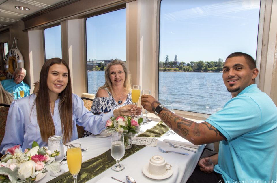 Portland: Champagne Brunch Cruise on Willamette River - What to Expect on Your Portland Champagne Brunch Cruise