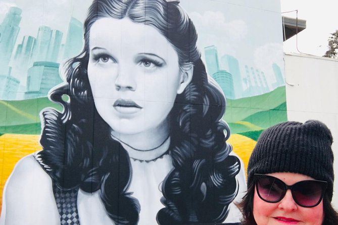 Pose by Unique sites in LA and become Instagram Famous - What Makes This Tour Stand Out