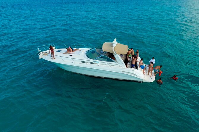 Premium Miami Yacht Tour Experience: Captain, Champagne & Party! - An In-Depth Look at the Miami Yacht Experience