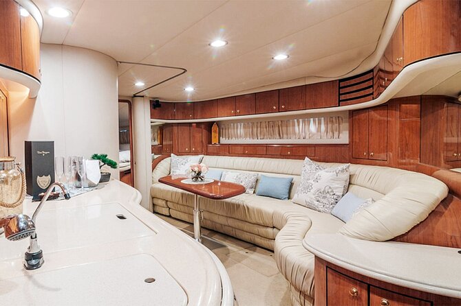 Premium Miami Yacht Tour Experience: Captain, Champagne & Party! - FAQ