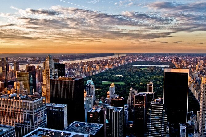 Presidents Trump and Obama's Life Private Tour Expert Guide - What Makes This Tour Worth It?