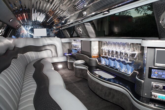 Private 2-Hour Limo Tour of Las Vegas with Champagne - How the Experience Comes to Life