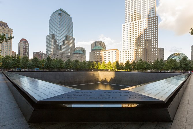 Private 4-hour Walking Tour Downtown and 9/11 Memorial Tour in NY - An In-Depth Look at the NYC Downtown & 9/11 Memorial Private Tour