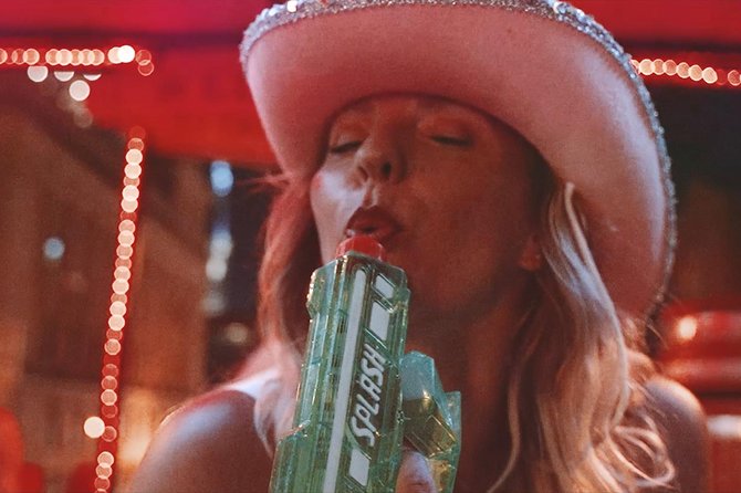 Private Downtown Nashville Party Tractor Tour 21+ Only! - Who Would Enjoy This Tour?