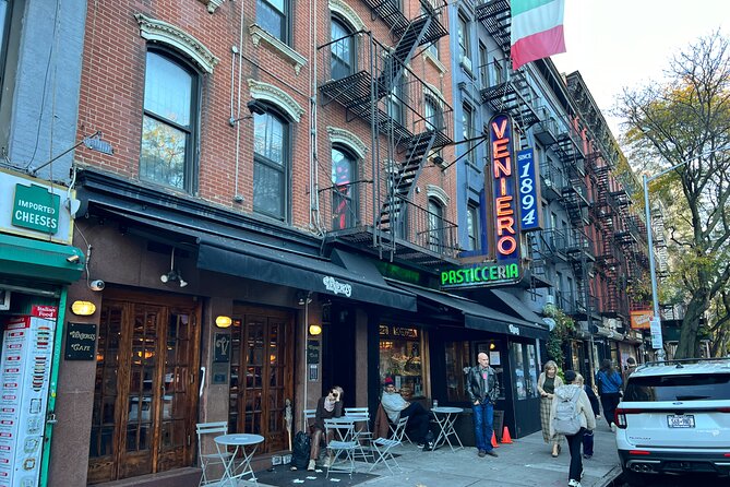 Private East Village Food Tour - Guides and Reviews: What Makes This Tour Stand Out