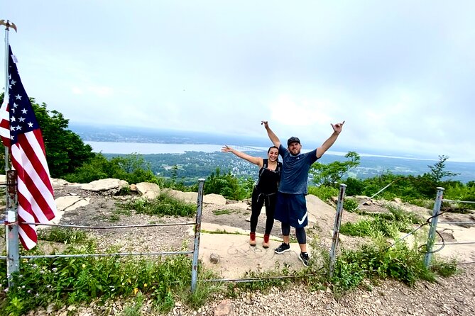 Private Hike/Wineries/Walkway Over the Hudson/1 night Hotel - The Real Value for Travelers
