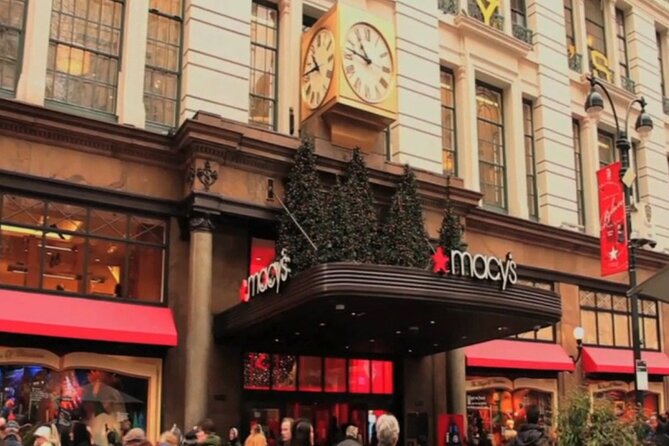 Private Holiday Movie Sites and City Lights Guided Tour - Transportation and Guide Quality