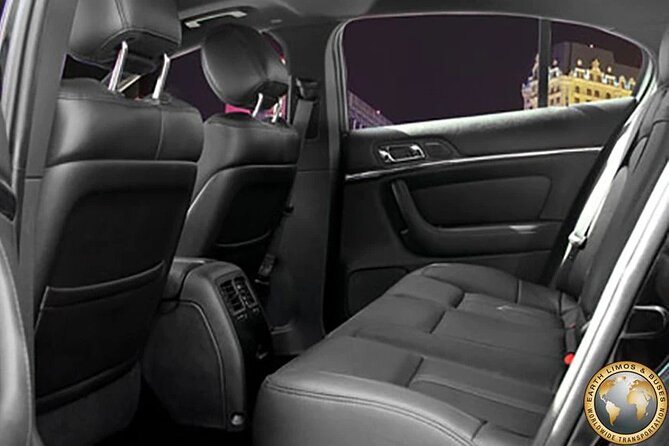 Private Luxury Las Vegas Airport Arrival Transportation - Key Points