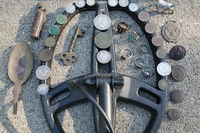 Private Metal Detecting Tour to Simmons Island Beach of Kenosha - An In-Depth Look at the Simmons Island Beach Metal Detecting Tour