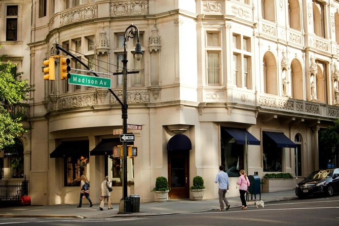 Private New York Christmas Tour with Driver and Guide - FAQs