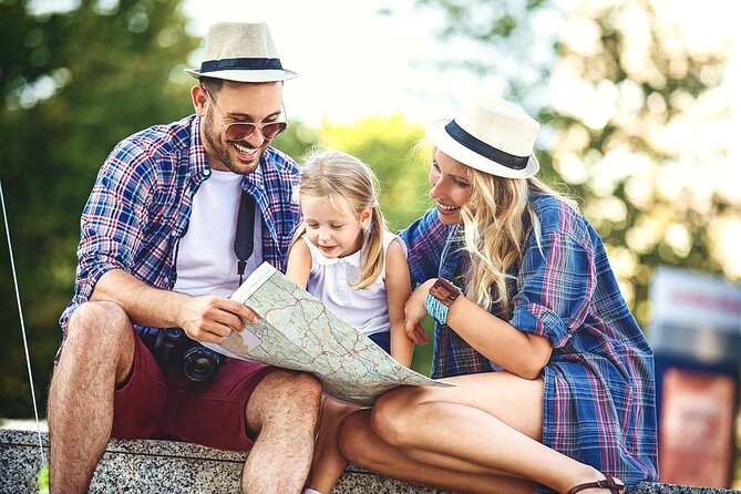 Private NYC Tour with Fun Activities for Families and Kids - Exploring Manhattan’s Architectural Marvels: St. Patricks Cathedral and Rockefeller Center