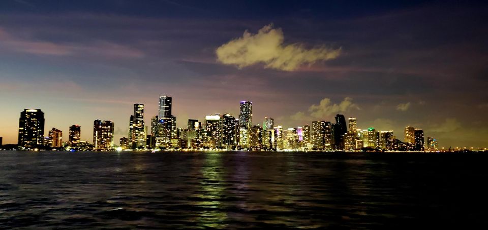 Private Sail Cruise around Miami waterfront - Food and Beverage Options
