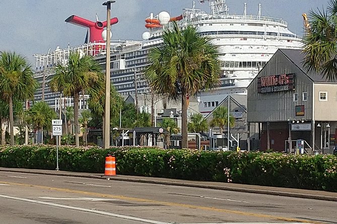 Private SUV Transfer Houston IAH Airport to Galveston for 6 PAX - Booking & Communication
