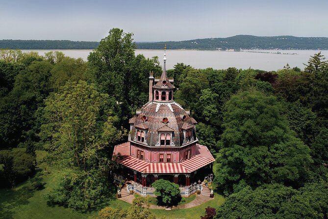 Private Tour of The Armour-Stiner Octagon House in New York - The Charm of the Armour-Stiner Octagon House