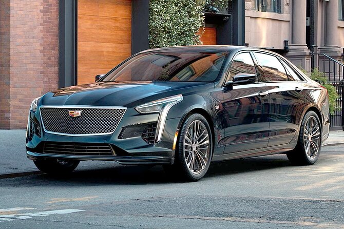 Private Transfer from Sky Harbor Airport PHX to Phoenix in Business Car - Who Will Love This Service?