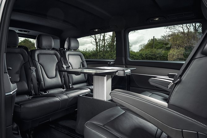 Private Transfer from Washington to National Airport DCA in Luxury Van - FAQs