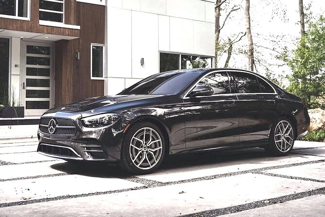 Private Transfer: Las Vegas to Las Vegas Airport LAS in Business Car - Key Points