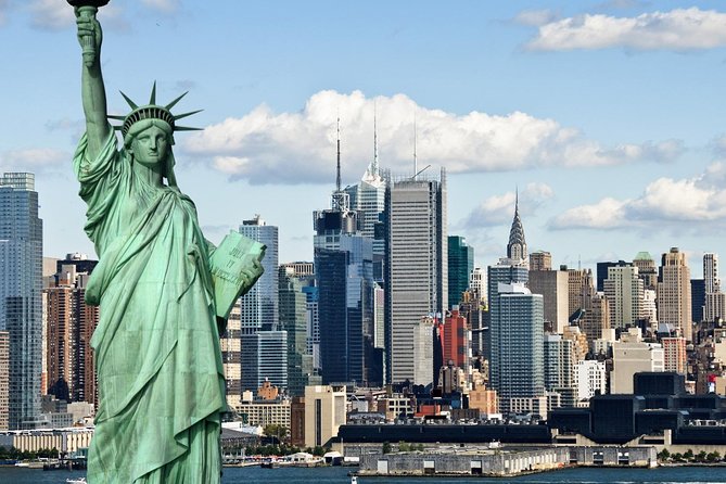 Private Transfer: New York to LaGuardia Airport LGA by Luxury SUV - Key Points