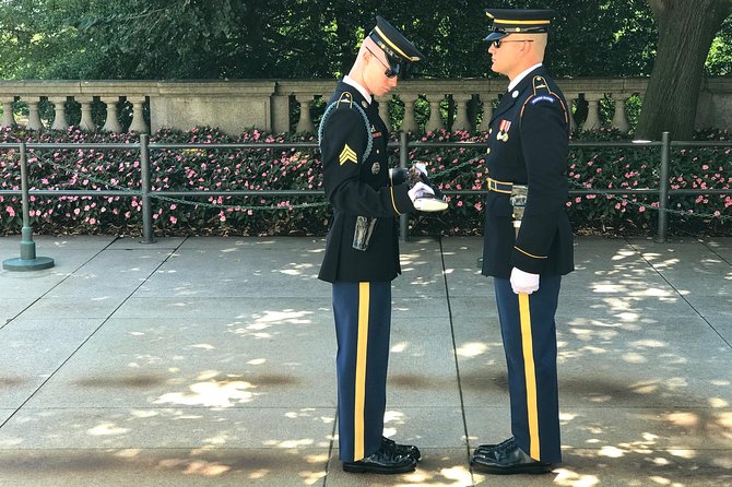 Private United States Army Tour in Washington DC by Luxury Car - FAQ