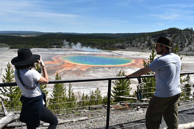 PRIVATE Yellowstone Tour 4 or more people- Picnic, Binoculars, Spotting Scope - Why Choose This Yellowstone Private Tour?