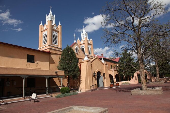 Quirky Burque Scavenger Hunt - Exploring Albuquerque with the Quirky Burque Scavenger Hunt: An Authentic Adventure