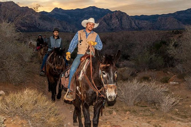 Red Rock Canyon Sunset Horseback Ride and Barbeque Dinner - Cowboy Entertainment Under the Stars