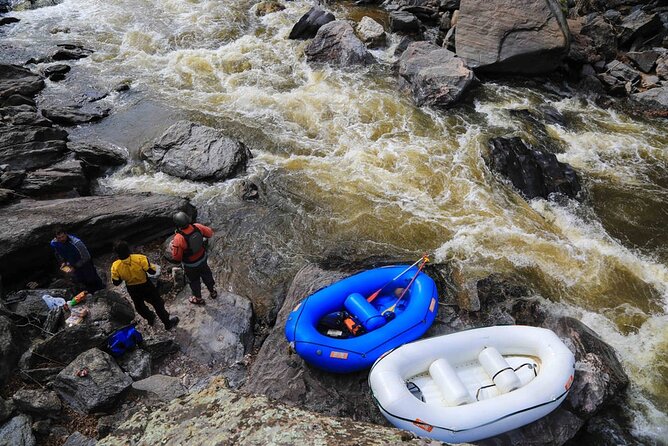 Rentals: 1-Day - 9' Mini Me Inflatable Raft & Assessories 2-4 persons - Authentic Traveler Insights