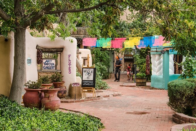 Romantic Rendezvous: Albuquerques Enchanting Couples Walk - Key Points