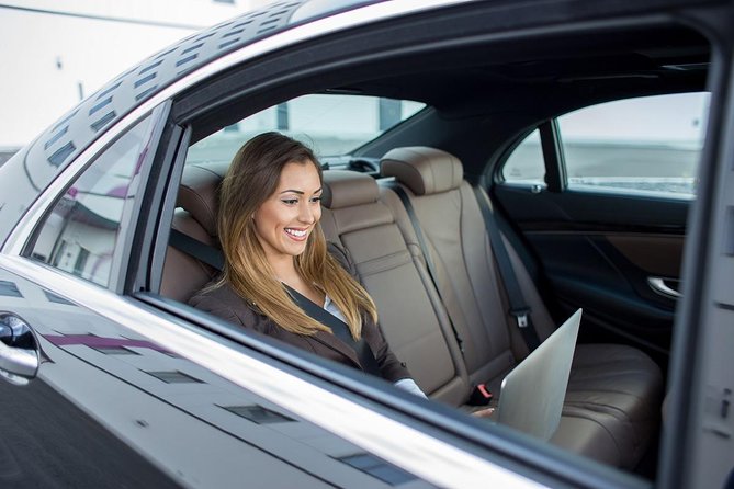 Roundtrip Private Airport Transfer Miami (MIA) to Miami Beach - Key Points
