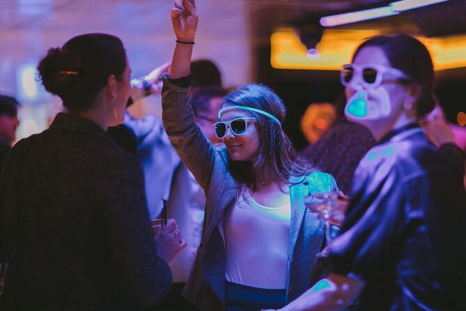 Sacramento New Year's Eve Sights and Sips Cruise - Practical Considerations