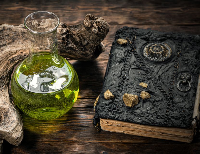 Salem: Boos and Brews Haunted Pub Crawl - In-Depth Look at the Itinerary