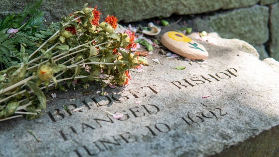 Salem: Self-Guided Scary Ghosts & Witch Trials Audio Tour - Exploring Salems Haunted Streets: What You Can Expect