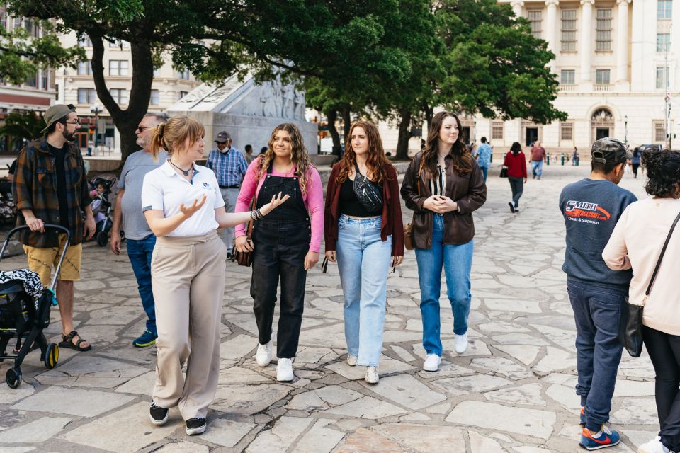 San Antonio: Small Group Night Tour with River Walk Cruise - FAQ