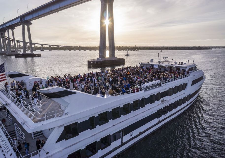 San Diego: Christmas Day Buffet Brunch or Dinner Cruise - What’s Included and What to Expect