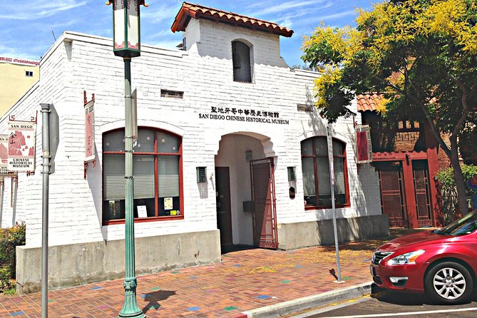 San Diego Gas Lamp: At your leisure & pace. An audio walking tour. - Who’s This Tour Perfect For?