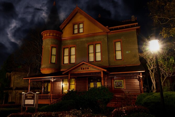 San Diego Ghosts: Gaslamp Haunted Tour - What It Feels Like to Be on the Tour