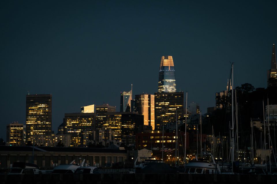 San Francisco: City Lights Sail Under the Full Moon - San Francisco: City Lights Sail Under the Full Moon