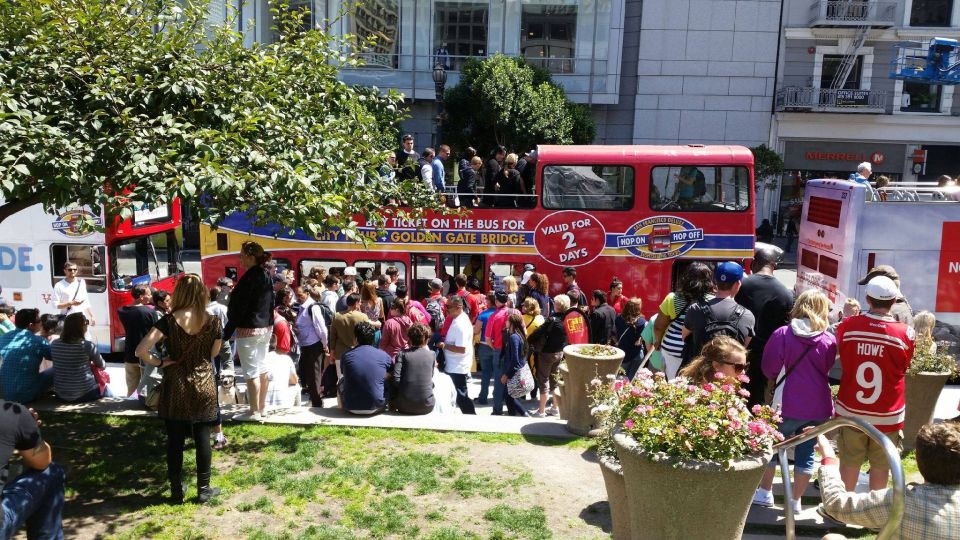 San Francisco: Hop-On Hop-Off Deluxe Bus Tour with 20 Stops - Key Points