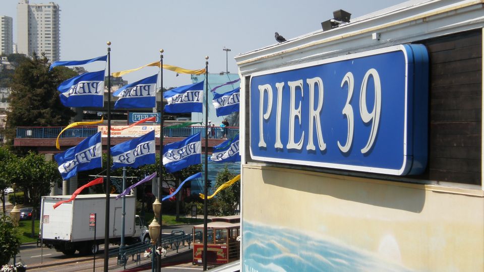 San Francisco: Hop-On Hop-Off Deluxe Bus Tour with 20 Stops - FAQs