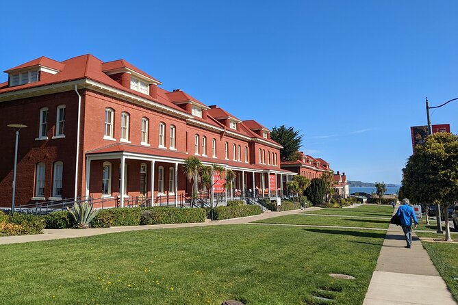 San Francisco Presidio Scavenger Hunt Walking Tour and Game - Introduction to the Presidio Scavenger Hunt Tour