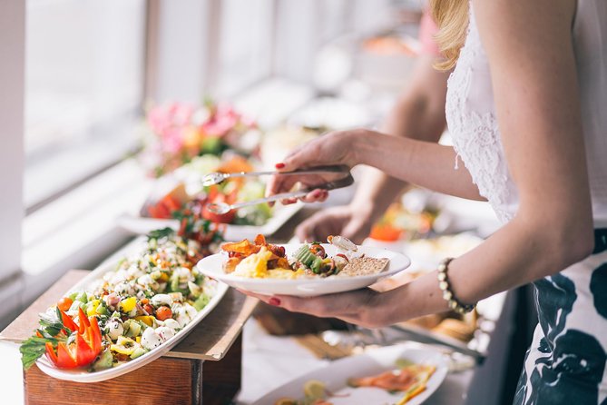 San Francisco Signature Lunch Cruise - The Buffet: Food, Drinks, and Atmosphere