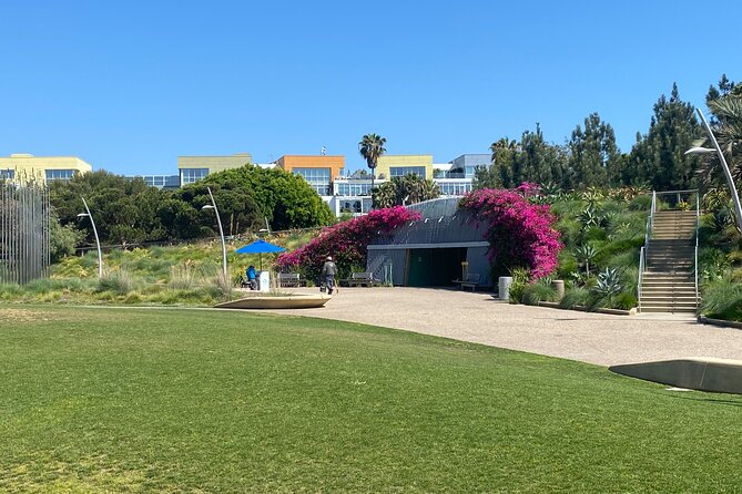 Santa Monica Downtown Walking Tour - The Experience From a Traveler’s Perspective
