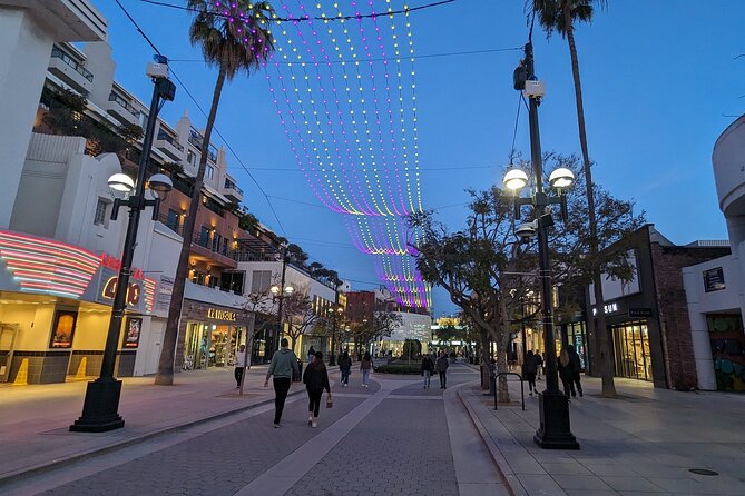 Santa Monica Scavenger Hunt Walking Tour and Game - A Close Look at the Experience