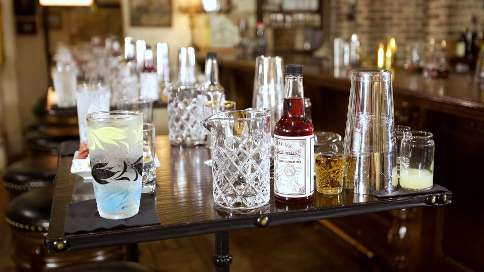 Savannah: Cocktail Class at American Prohibition Museum - The Quality of Guides and Atmosphere