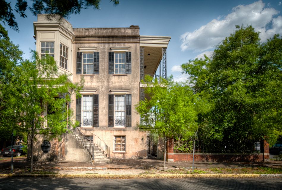Savannah: Grave Tales Walking Tour - What Makes the Grave Tales Walking Tour Stand Out?