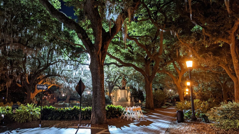 Savannah: Haunts and Horror - The Hell Cat Ghost Tour - What to Expect from the Hell Cat Ghost Tour