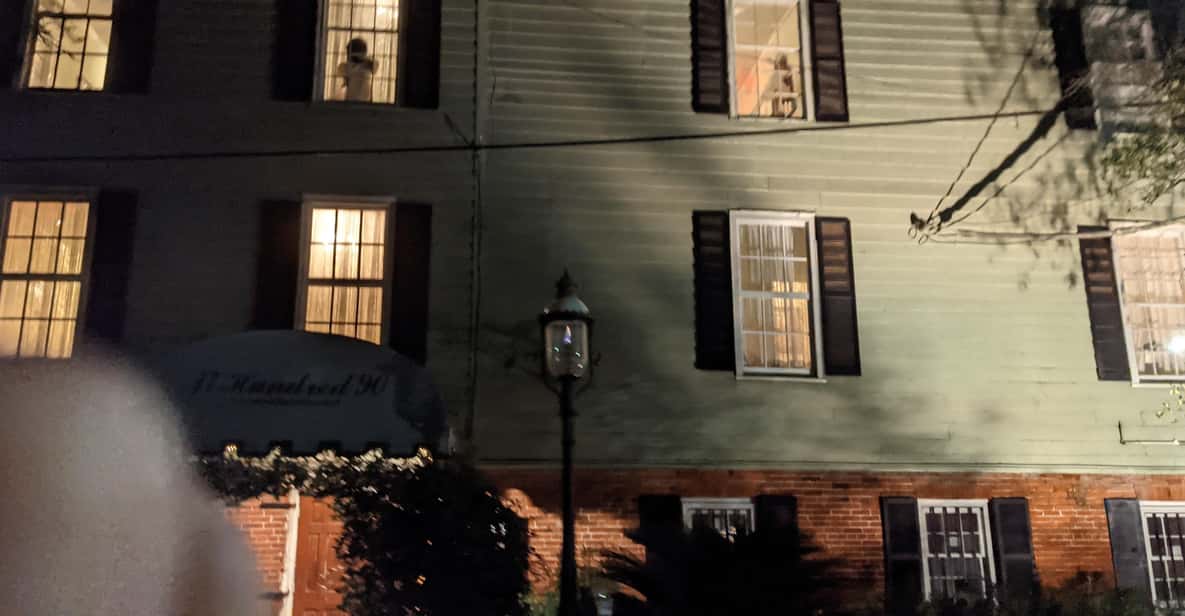 Savannah: Haunts and Horror - The Hell Cat Ghost Tour - The Guide & Tour Experience